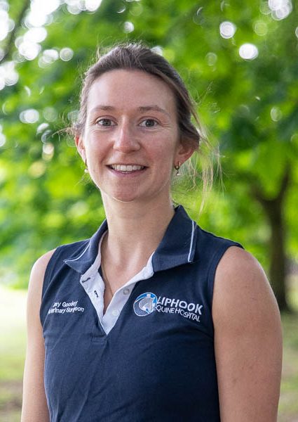 Isabelle Goodey - Liphook Equine Hospital